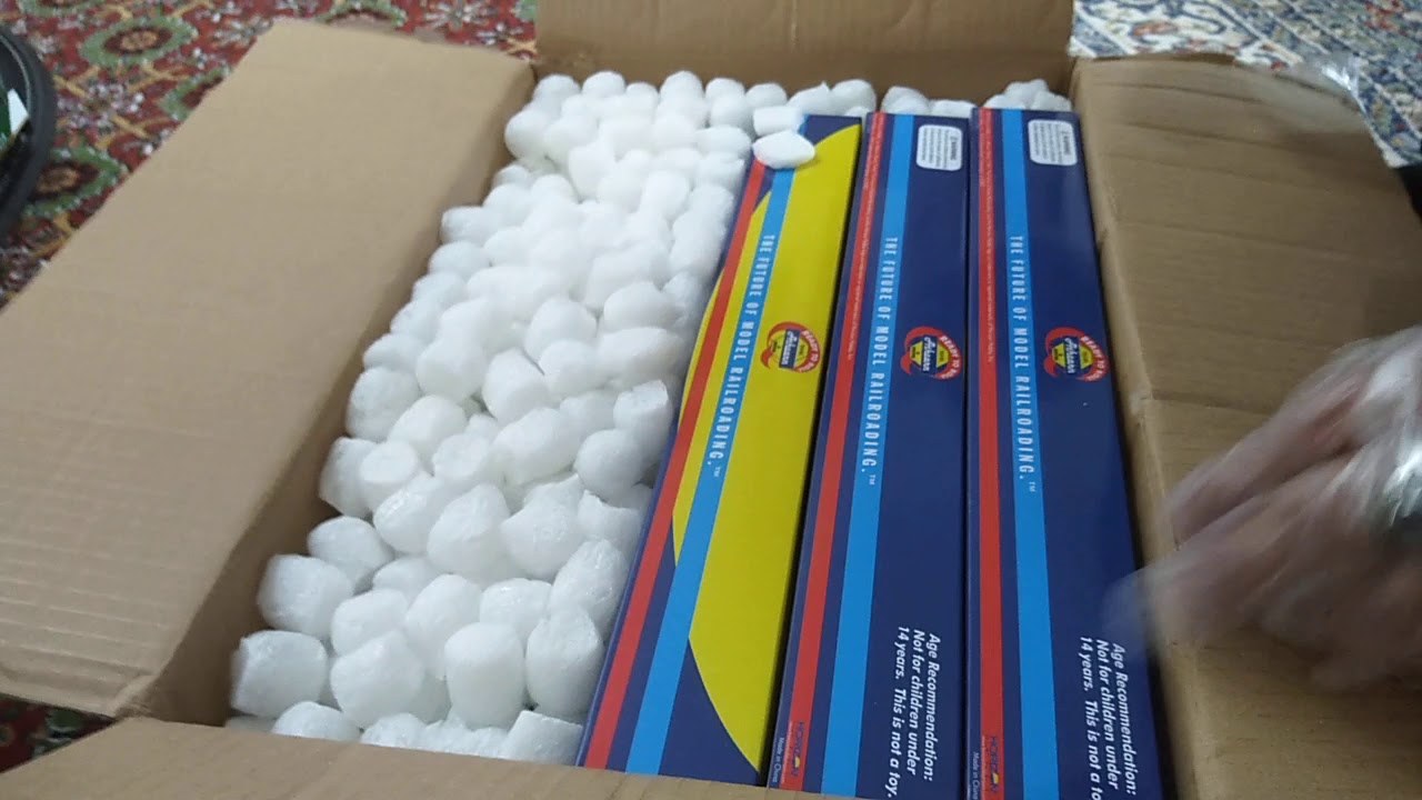 Unboxing ho scale GO Transit model brand new engine and 3 coaches car ...