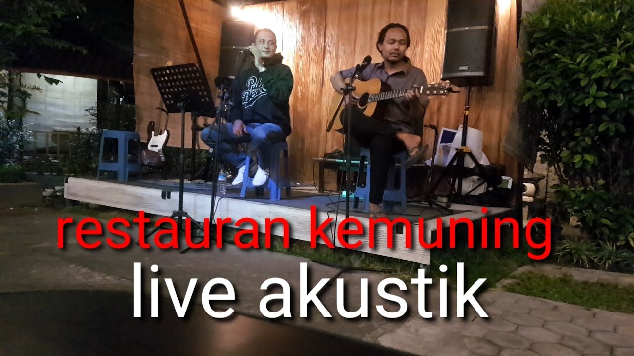 Pengunjung Tes vokal di live musik akustik resto Kemuning #akustik ...