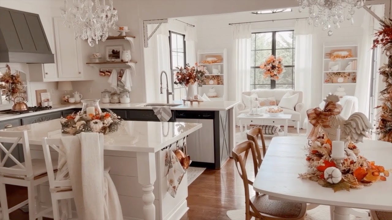 She Turned Her Home Into a Fall Farmhouse DREAM Home! Fall Home Tour ...