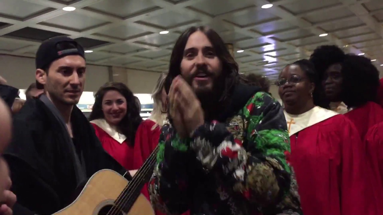 Jared Leto - Walk on Water - solo pop up acoustic with choir at Penn ...