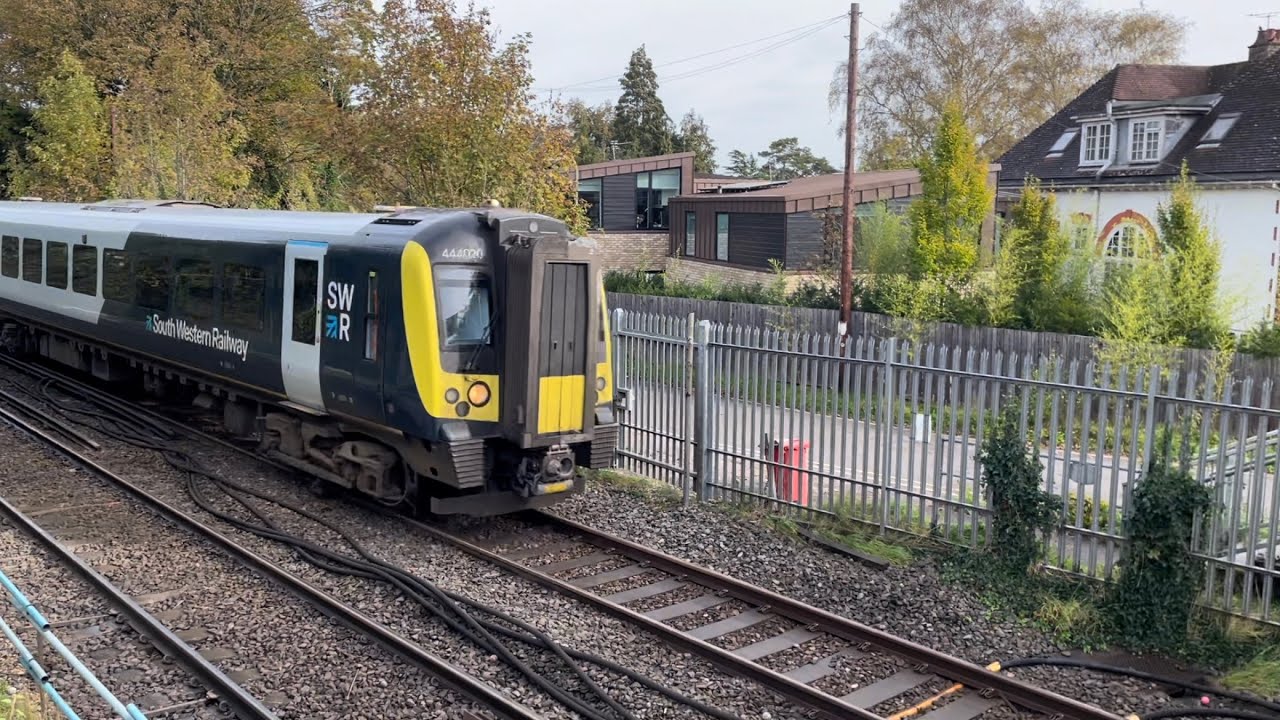 Class 444 Desiro | 444020 + 444019 | New Trainbow Livery | South ...