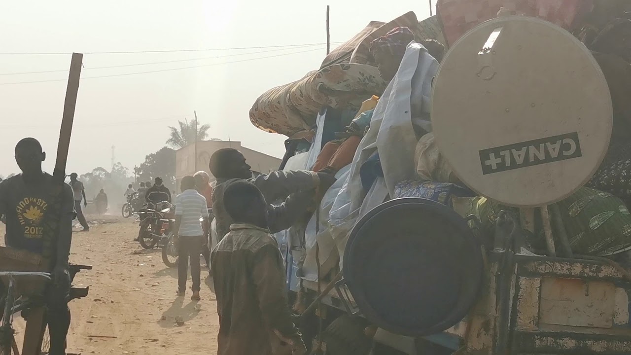 Refugees arrive in Beni, DR Congo - YouTube