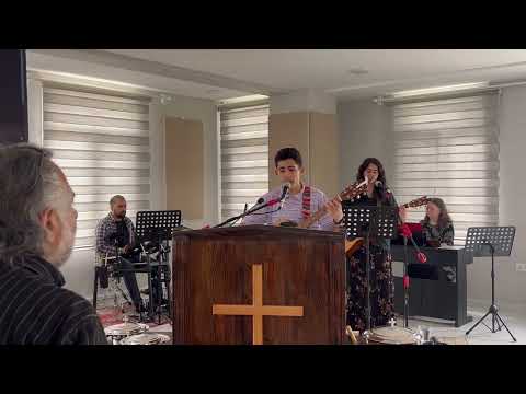 Alkışlayın, Rab'bin halkı | Hristiyan İlahisi | Burning Hearts Worship 