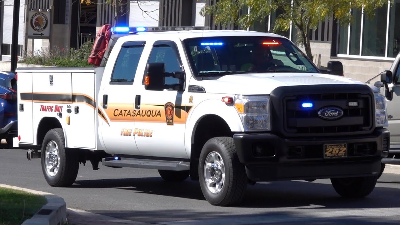 Catasauqua Fire Department Traffic Unit 252 Responding 10/19/21 - YouTube