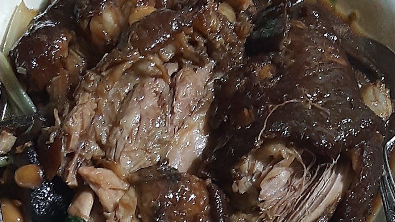 Serving my Pata Tim and deboning it after. Part 4 of Pata Tim ni ...