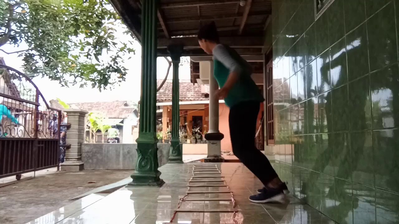 Latihan tangga leader - YouTube