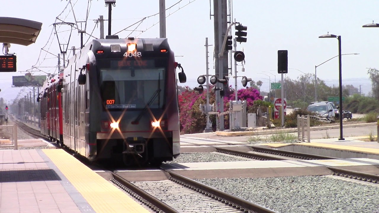 MTS Trolley - Siemens S70 UCSD Blue Line #4048 Arriving into H Street ...