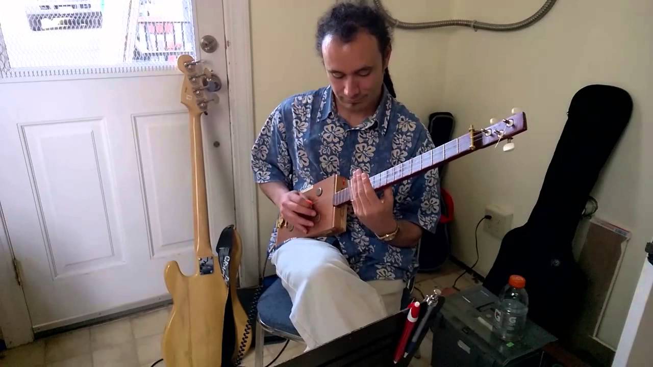 Joe Polito playing Josh Holmes's Cigar Box Guitar - YouTube
