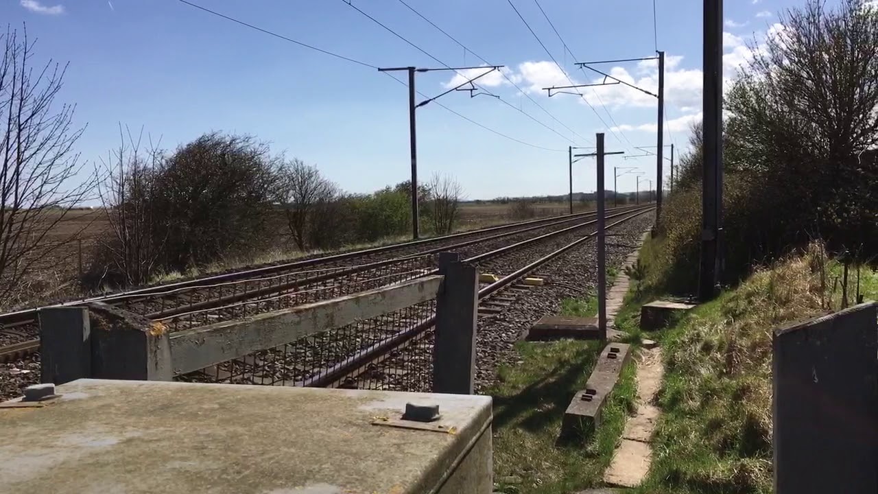 Goswick MCB level crossing - YouTube