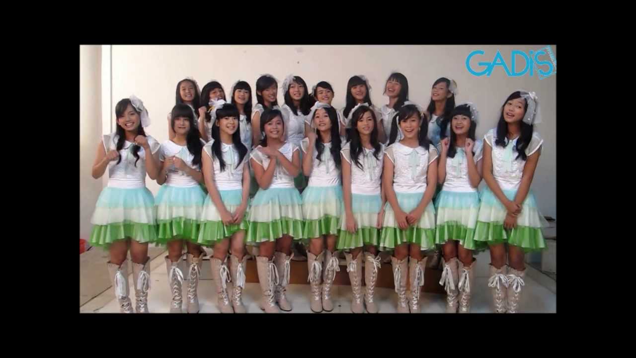 JKT48 Second Generation - Aitakata (Live at GADISmagz) - YouTube