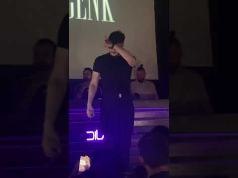 Düşer aklıma bomboş gidişlerin #semicenk #keşfet #konser #youtubeshorts #videos #live #music
