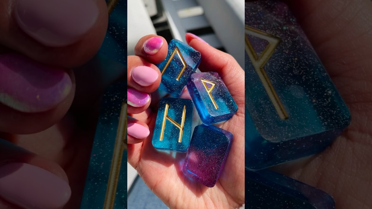 Je l’adore 🥰 #art #resin #resinart #resinartist #resinpro #runes #jeu ...