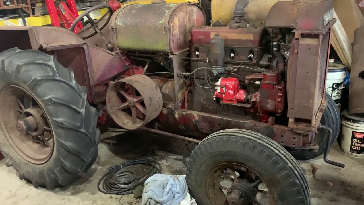1938 McCormick W30 - YouTube