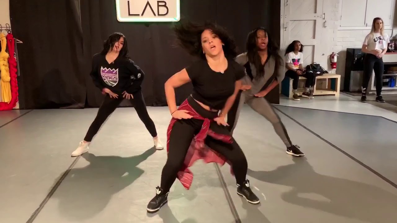 Sac Dance Lab - Wind it Up - Gwen Stefani | Ariana - YouTube