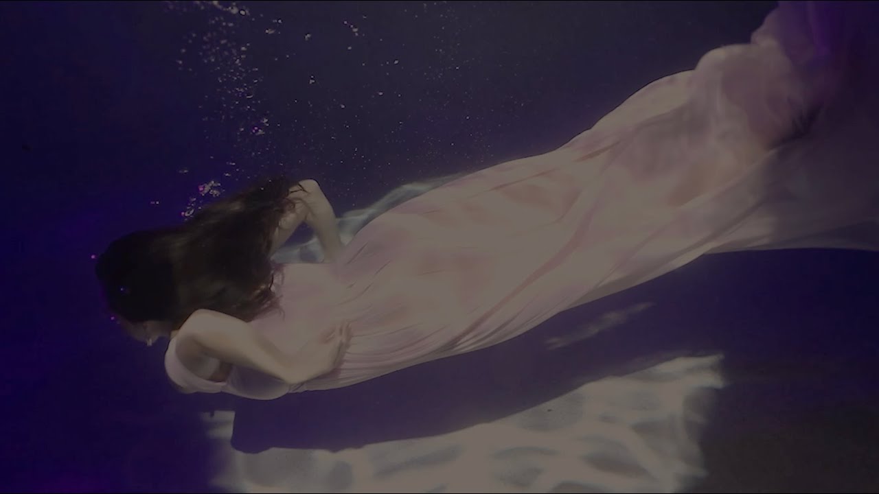 Erica Jo - i need to let myself cry (Official Lyric Video) - YouTube