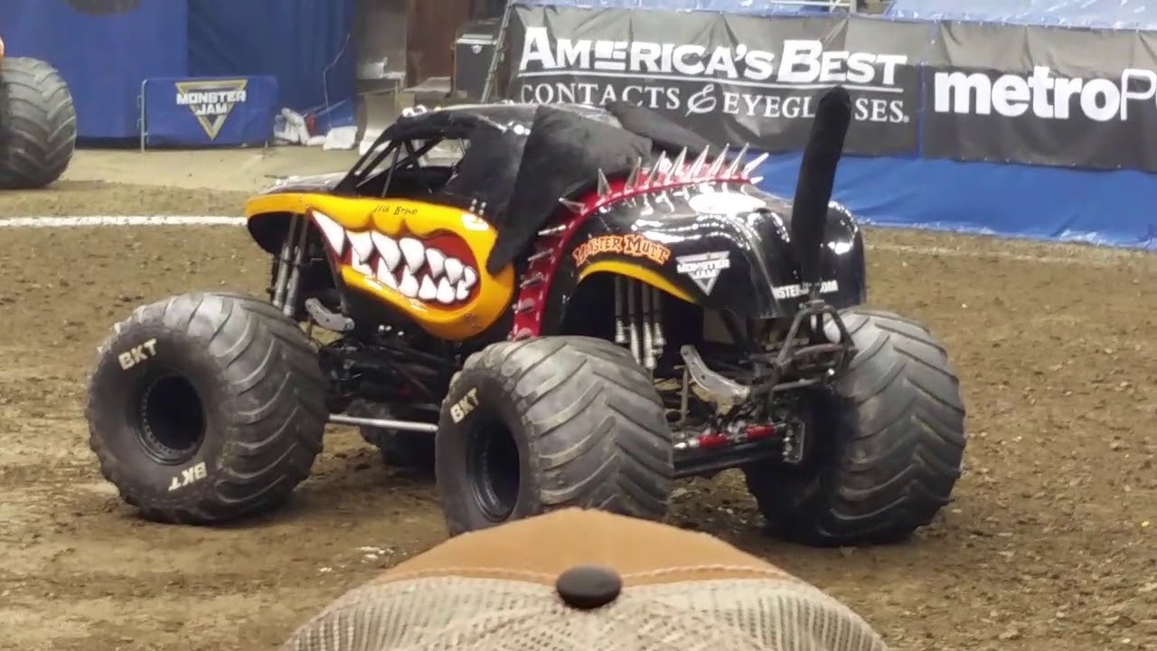 Monster Jam | Pittsburgh, PA (2-10-18): Donut Contest - YouTube