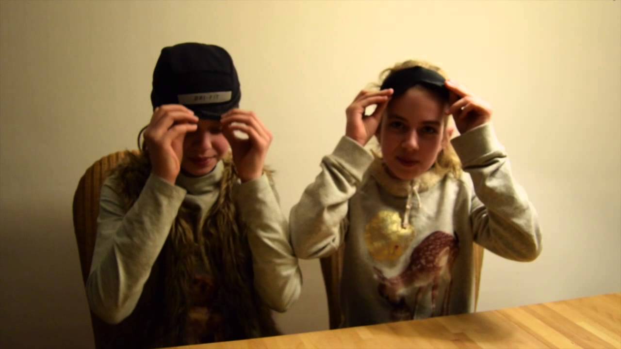 Blind proeven/ Juliette en Lisa - YouTube
