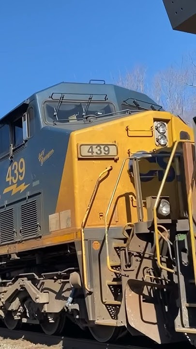 CSX M436 with 439 spirit of Birmingham very clean for a YN2 locomotive - YouTube