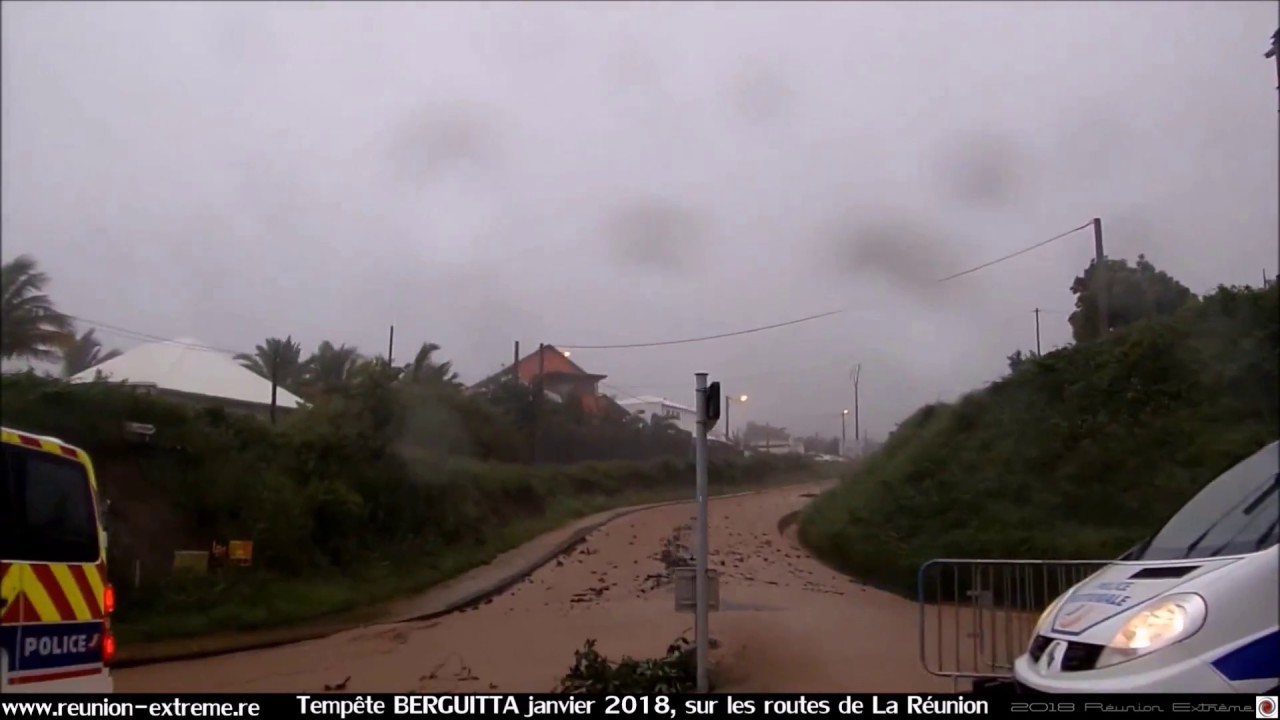 Tempête BERGUITTA - Sur les routes de La Réunion - Janvier 2018 - YouTube