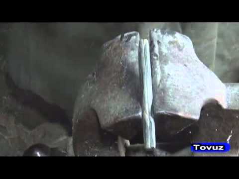 Tovuzda Həsən Kərəmov Keçi,qoç və digər heyvan buynuzlarından müxtəlif növ bıçaq düzəldir.17.09.2015