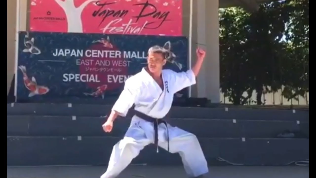 Shigin(詩吟) and kata Performance - YouTube