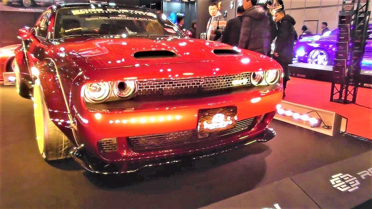2020 東京オートサロン ダッジ チャレンジャー目立つ迫力満点【ROHAN】ブース TOKYO AUTO SALON DODGE ...