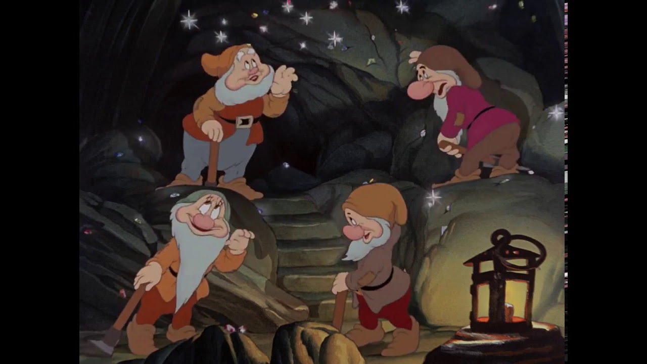 Blancanieves y los Siete Enanos - Heigh Ho (Doblaje 1964) - YouTube