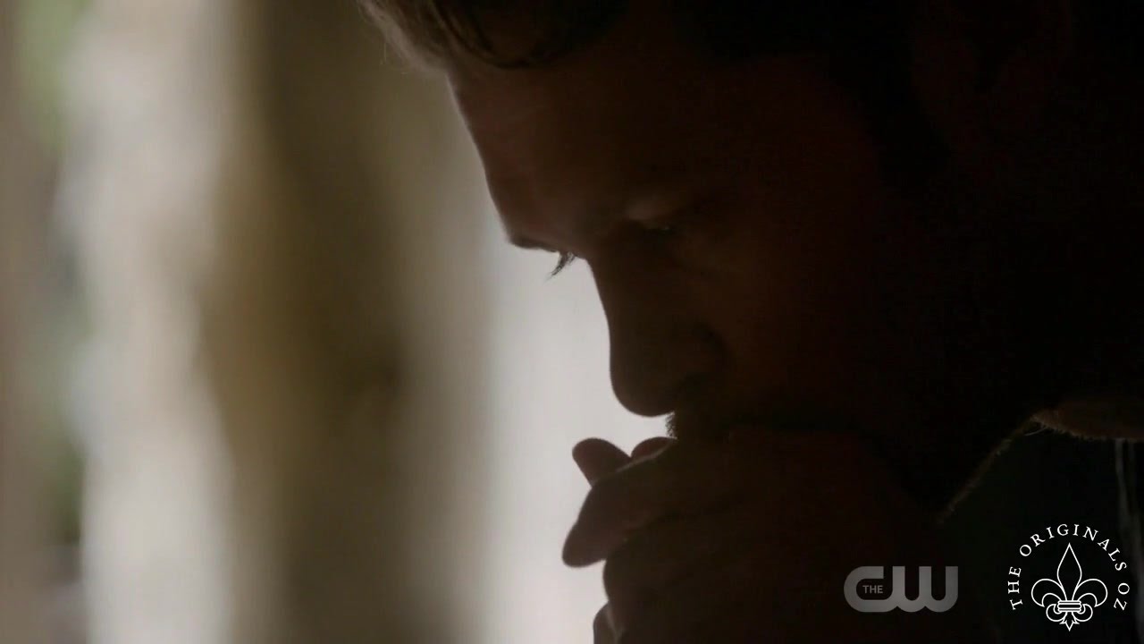 The Originals 4x04 Klaus kisses Hopes hand "Is a worriers heart. The ...