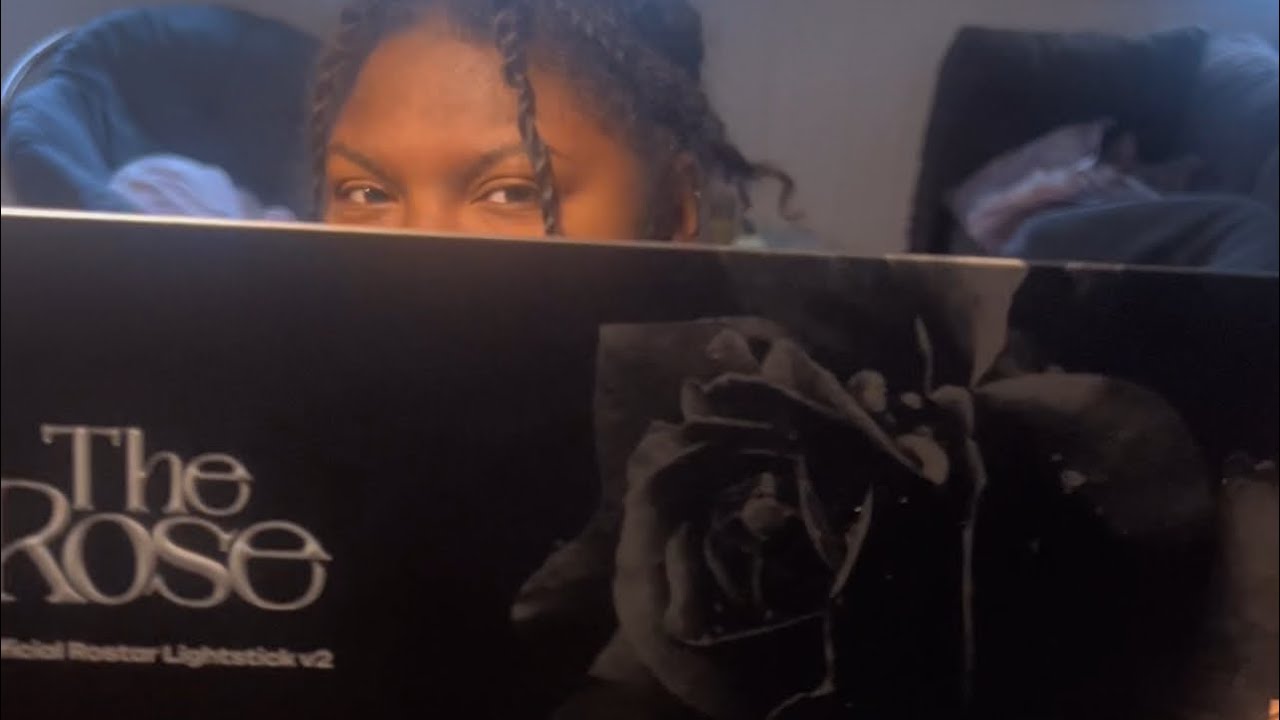 Unboxing the Rose Light Stick V2 | Everything You Need to Know ...