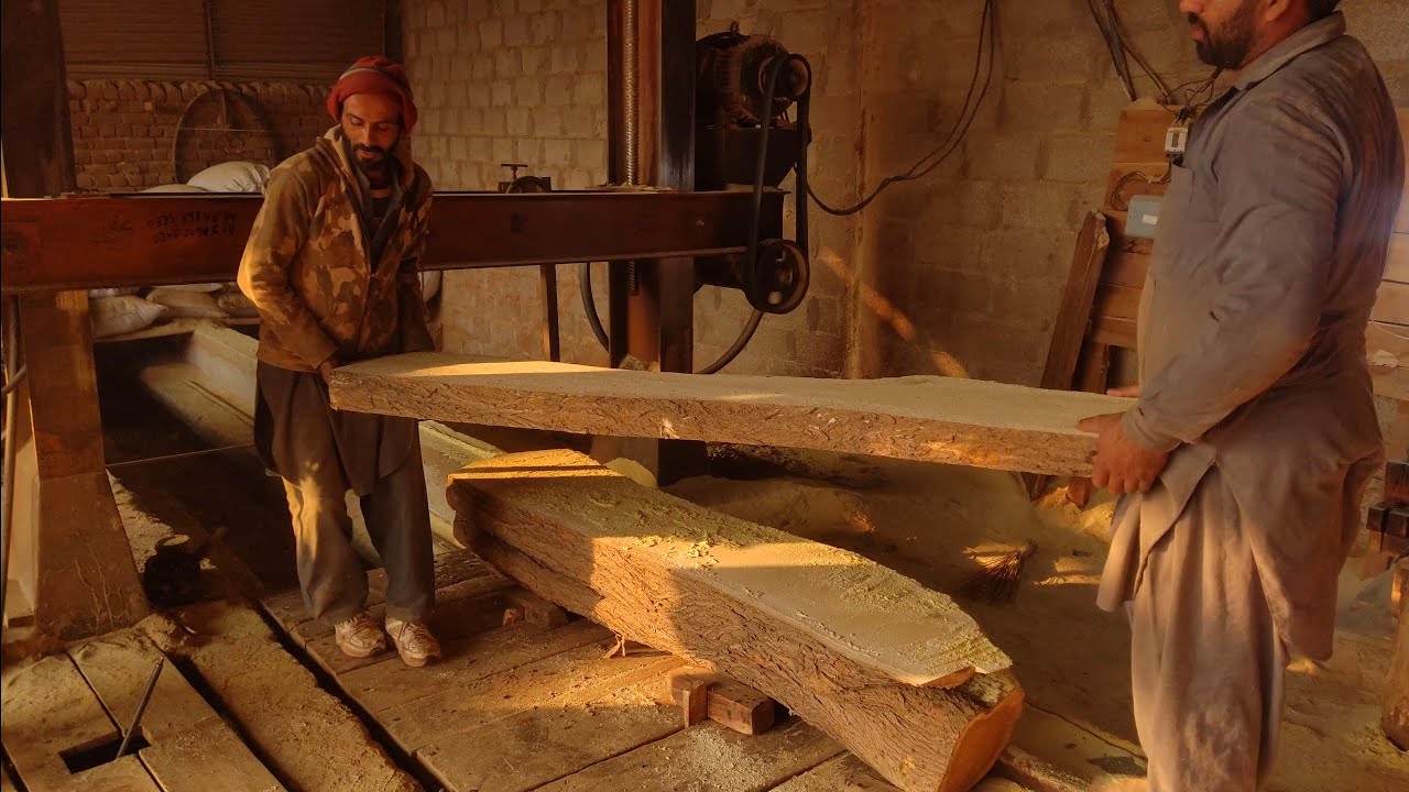 Conquering Massive Wood Logs with the Ultimate Cutting Machine - YouTube