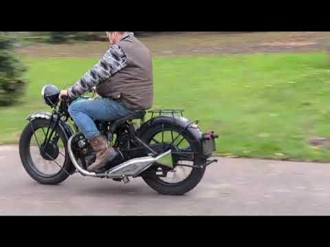 BSA - W34-8 - Twin Port - OHV - 500 cc - 1934 - YouTube