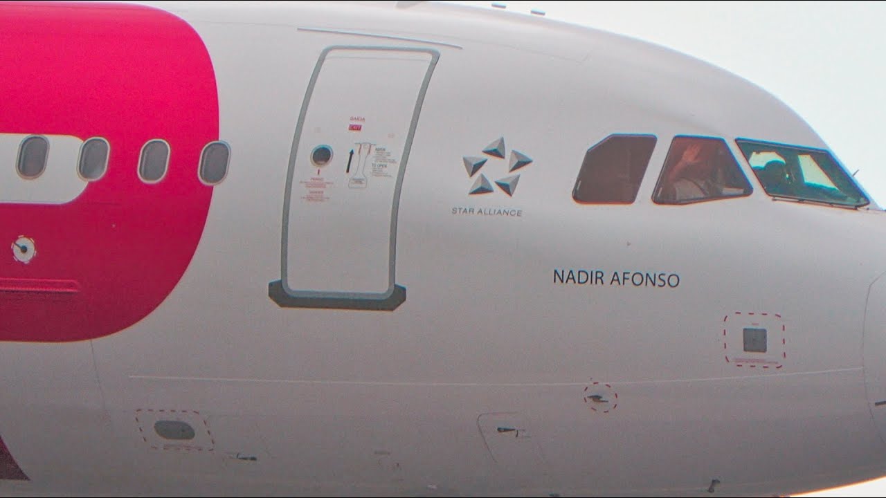 HOW FRIENDLY are TAP Air Portugal PILOTS? - YouTube