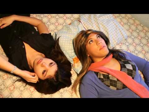 CORTOMETRAJE - ENTRE PIERNAS