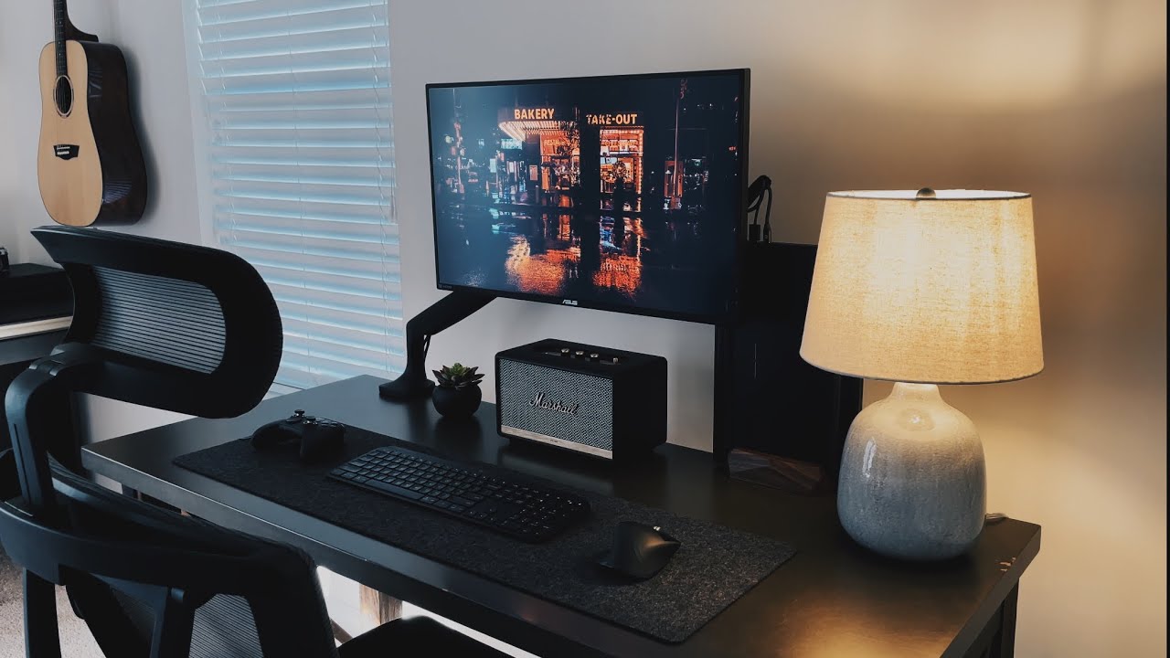 Minimal Desk Setup - YouTube