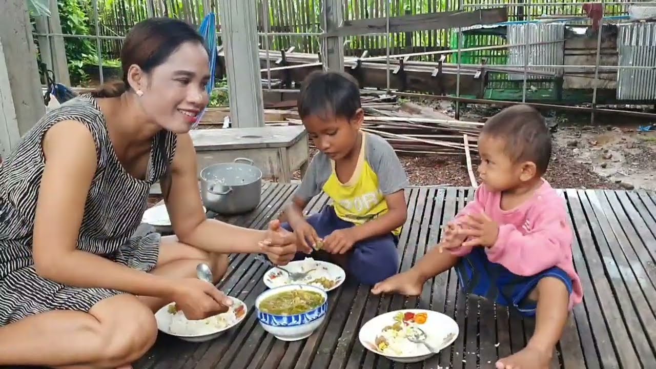 Delicious food Eat Mchu Kreung Soup pork rips Trakoun and rice with my ...