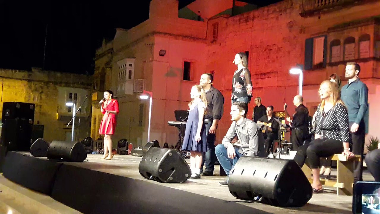 Corazon mizzi live in zabbar id dar tan nanna - YouTube