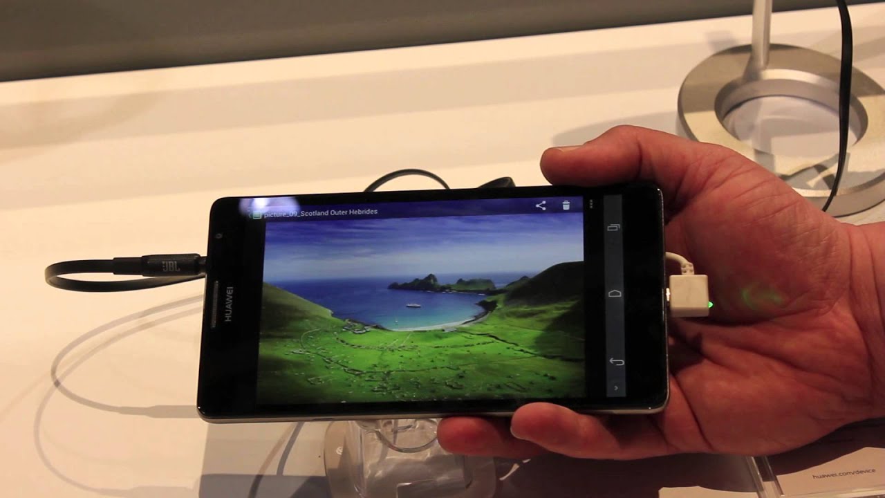 Huawei Ascend Mate at CES 2013 - YouTube