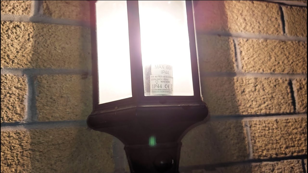 Can I replace the Halogen bulb in my porch light with a dimmable LED ...