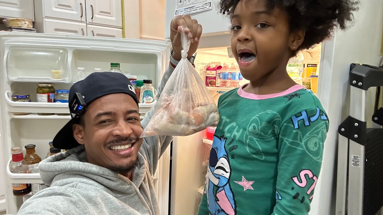 COOKING THE WORLDS FAMOUS FRIED CHICKEN WITH MY DAUGHTER - YouTube