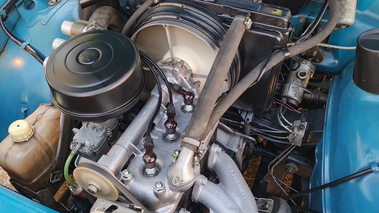 Wartburg 353W 1975 Engine sound two stroke DDR GDR IFA - YouTube