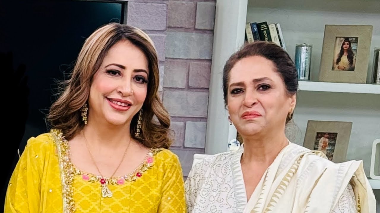 Life of a celebrity | Chit chat with Ismat Zaidi - YouTube