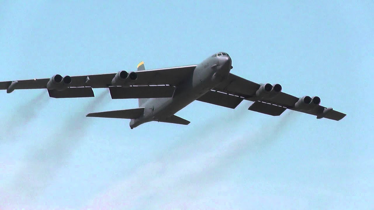 B52 take off, touch and go, and landing RAF Fairford - YouTube