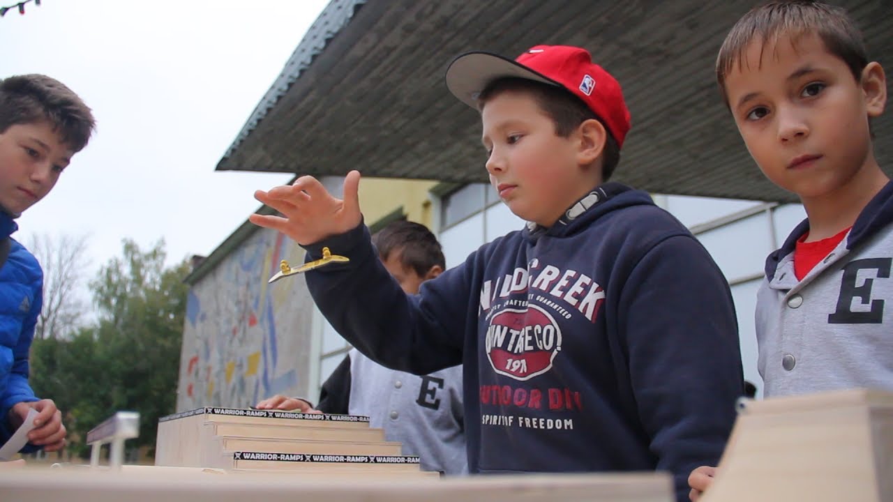 The first Fingerboarding workshop Warrior Ramps - YouTube
