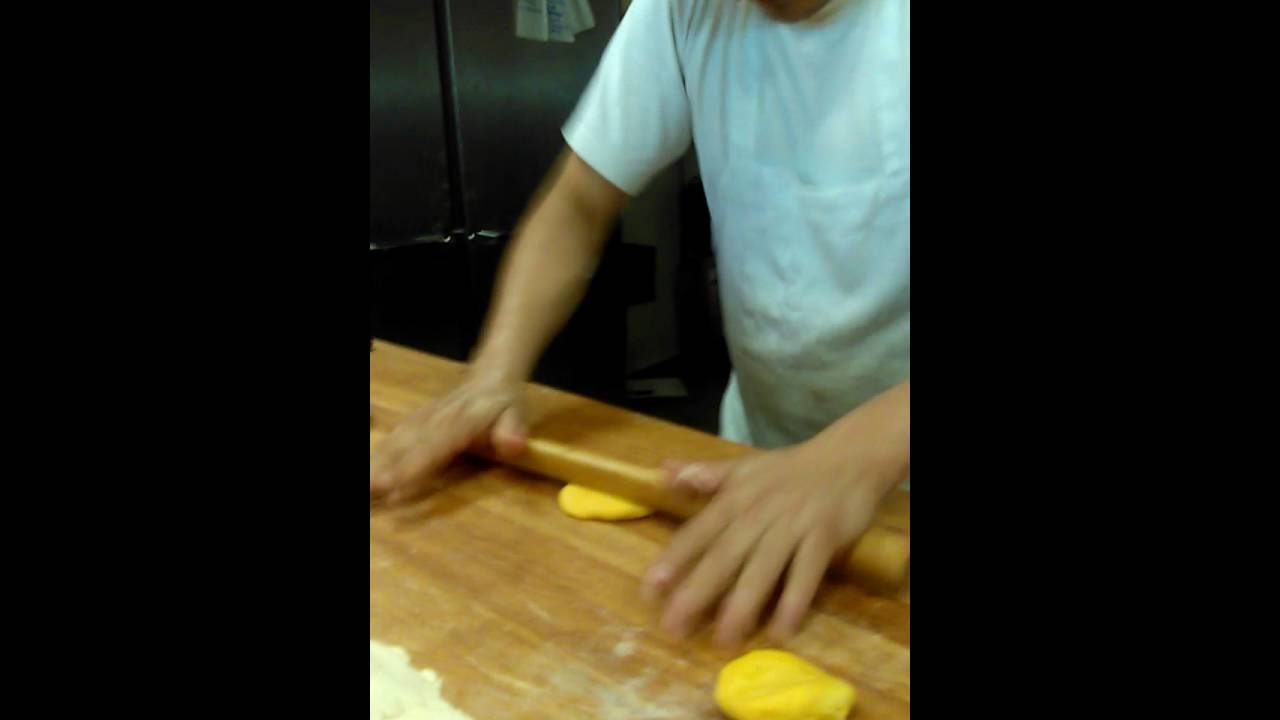 Gusanito pan Guatemala - YouTube