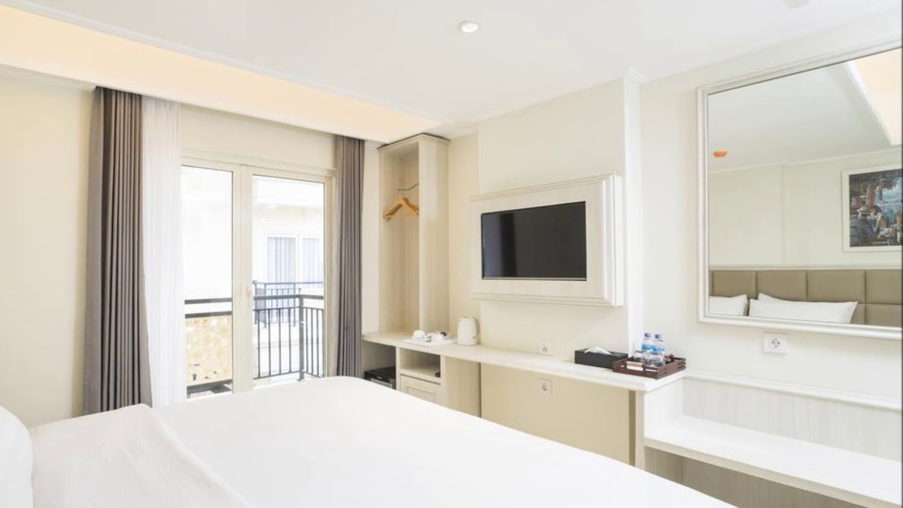 Alron Hotel || Hotels In Bali || KUTA - YouTube