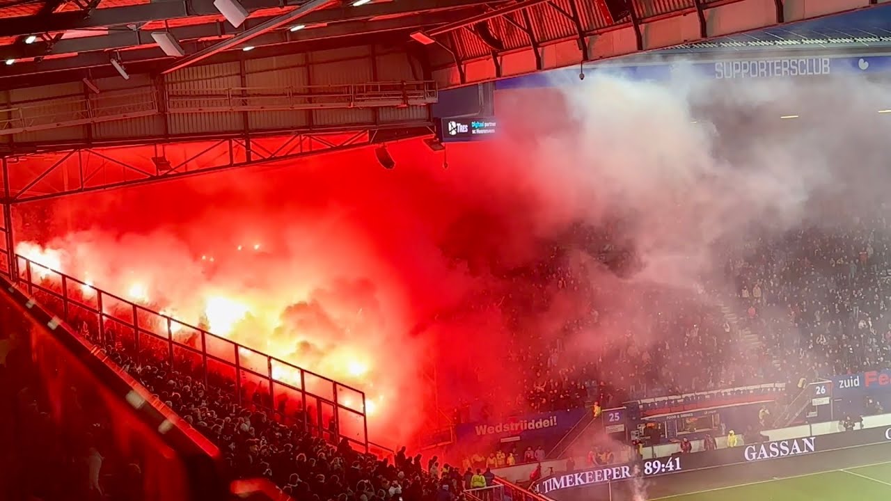 Heerlijke beelden van de ‘Kampioens’ Pyro 🔥: sc Heerenveen-PSV : 25/04 ...