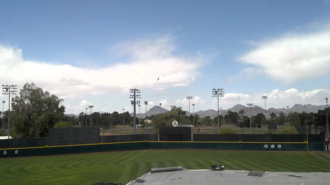 Stealth B-2 flies over Hi Corbett Field. - YouTube