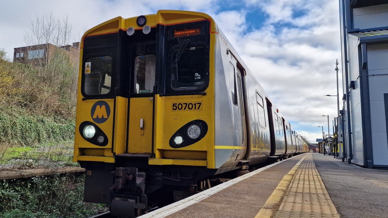 Trains at Hunts Cross 18/03/24 - YouTube