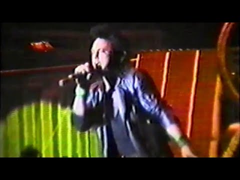 Queensryche - Walk in the Shadows (live 1986) Kalamazoo - YouTube