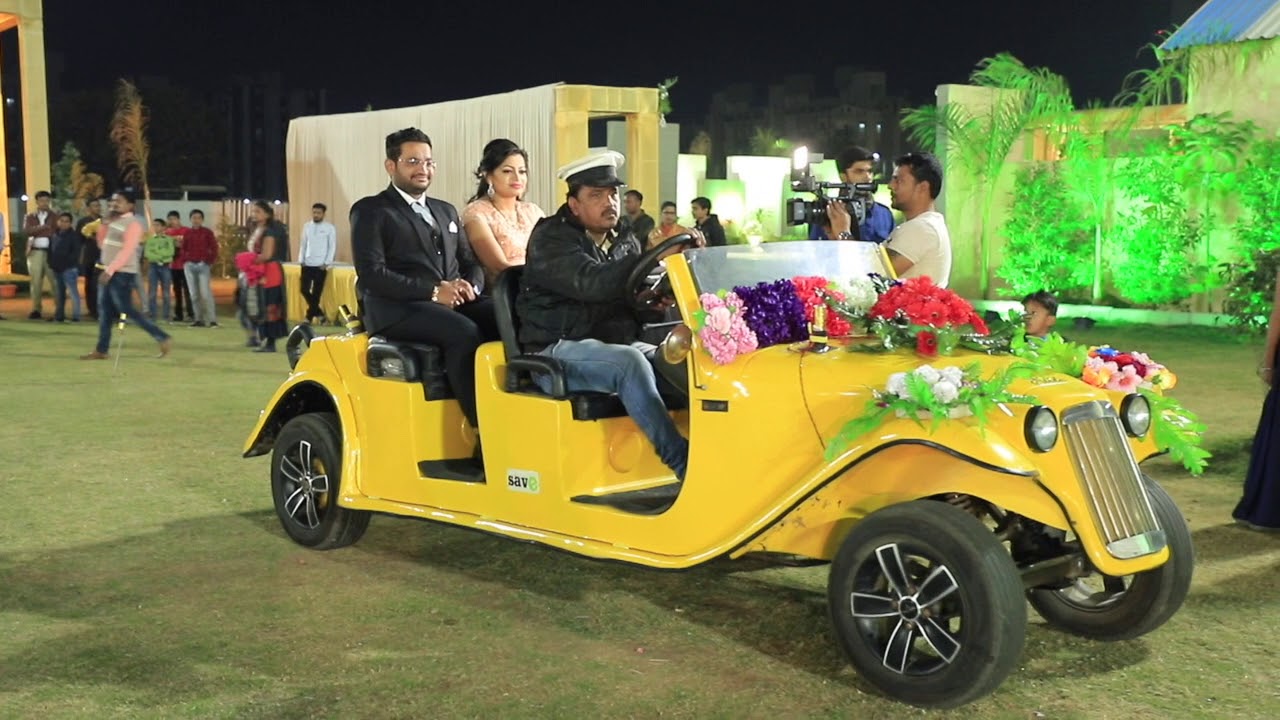 Vintage Car Entry By ArtCore Event - YouTube